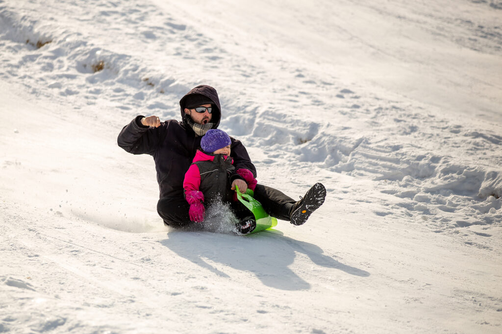 Glissade sur neige - centre écologique Fernand-Seguin
